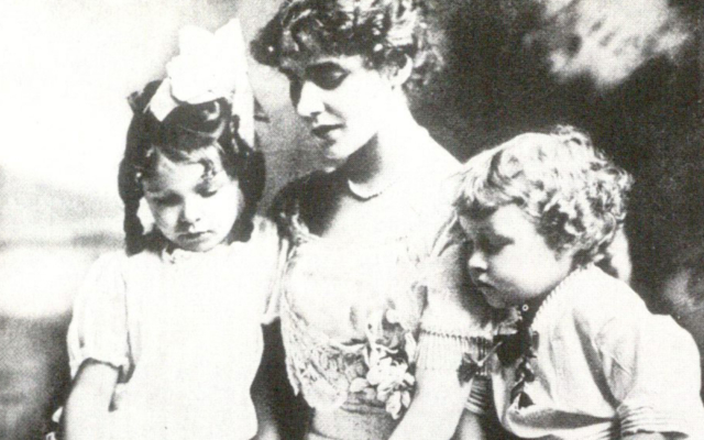 Broken Glass: Tennessee's Family Ties | A.R.T.